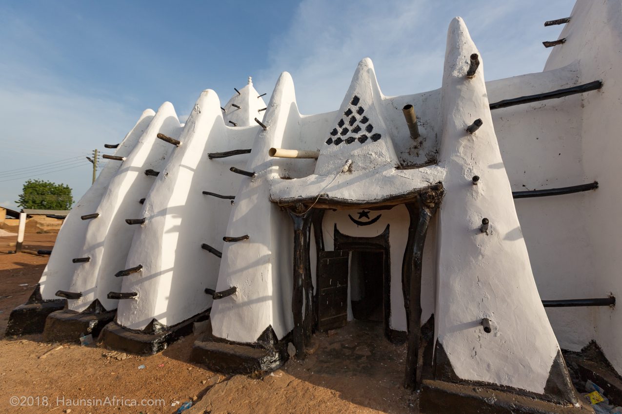 Ghana's Historic Mosques: Larabanga - The Hauns in Africa