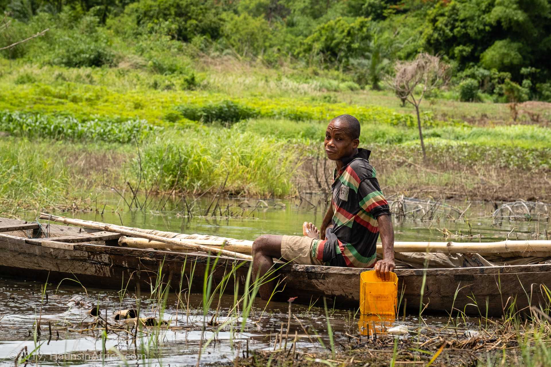 Illegal Logging on Lake Volta - The Hauns in Africa