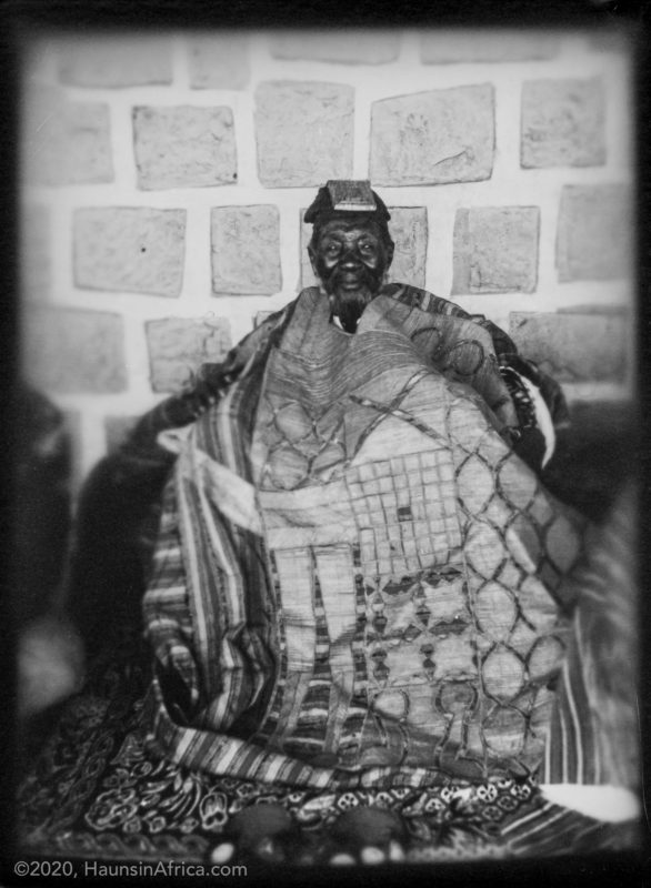 Photographing the NaYiri with a 100-year-old Camera - The Hauns in Africa