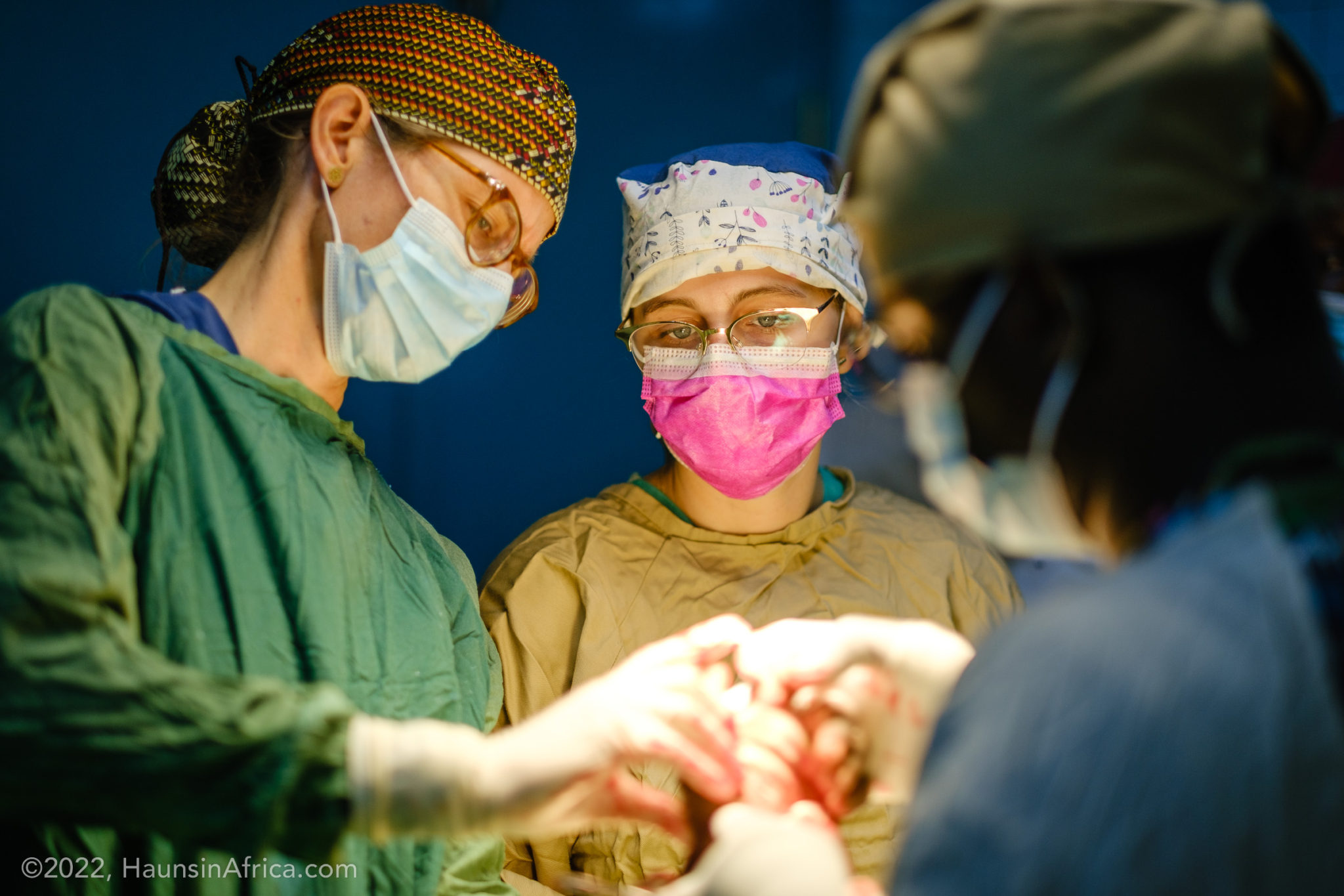 Wrist Extensor Machete injury - The Hauns in Africa